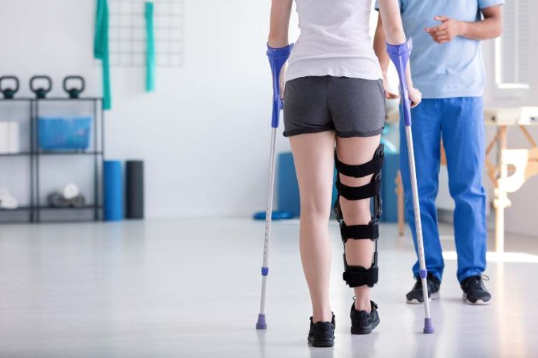 Guía completa para andar con muletas: consejos y técnicas